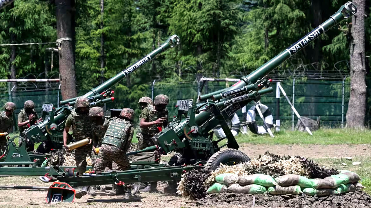 భార‌త్ దాడి.. మ‌సీదులో దాక్కున్న పాక్ ఆర్మీ క‌మాండర్‌