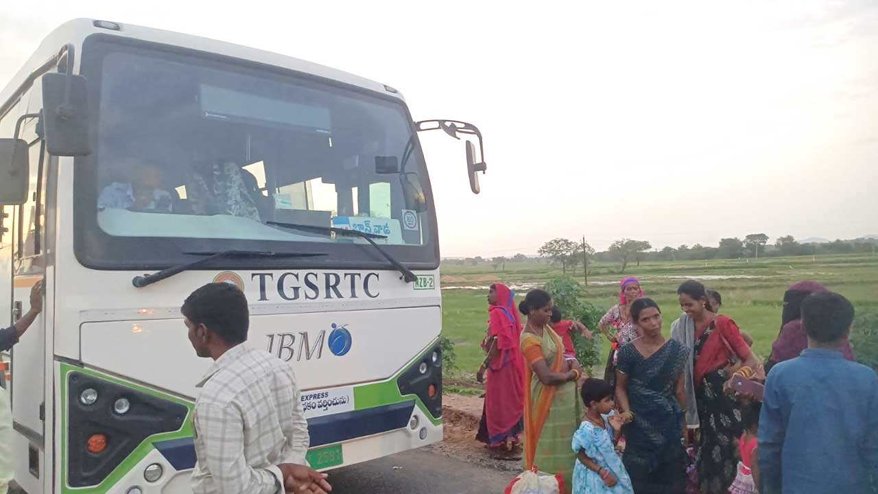 RTC Electric Bus | మొరాయించిన ఎలక్ట్రిక్ బస్సులు - aksharatoday.in